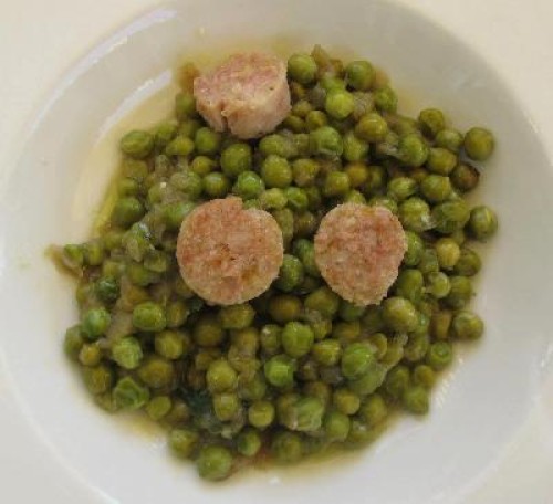 Pèsols estofats amb botifarra de perol | Recepta de cuina de Jordi ...